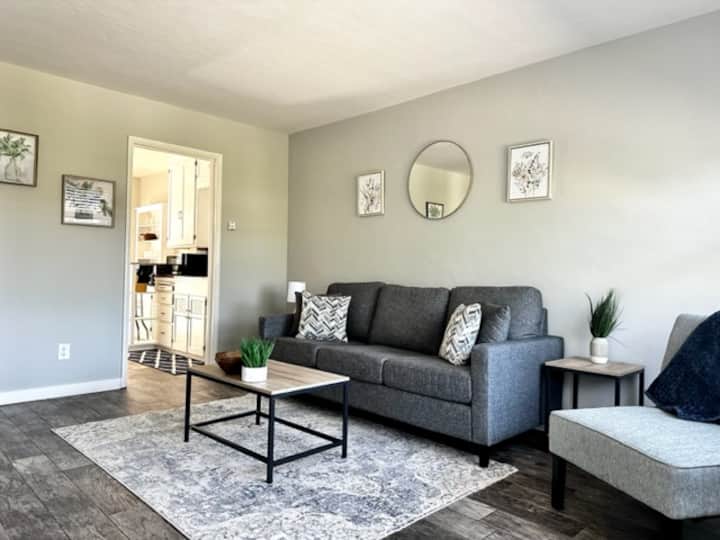 Middletown! Perfect Location! - San Diego, CA