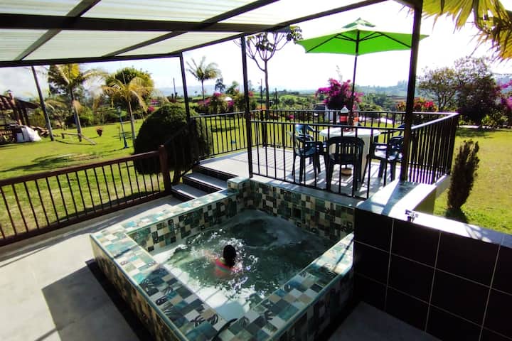 Finca Con Excelente Ubicación. - El Carmen de Viboral
