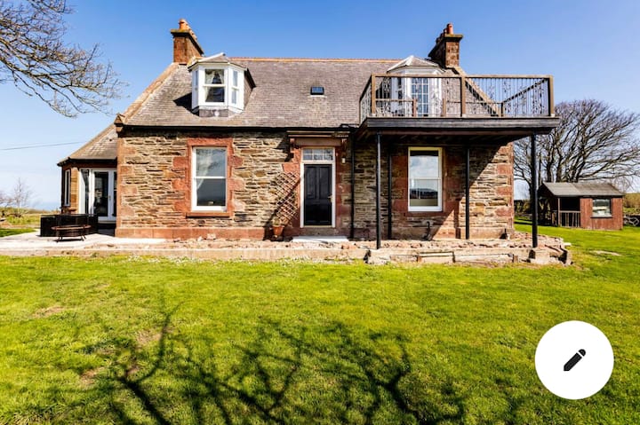 Spacious, Stylish,  4bed/3bath/2 Lounge  House. - Aberdeenshire