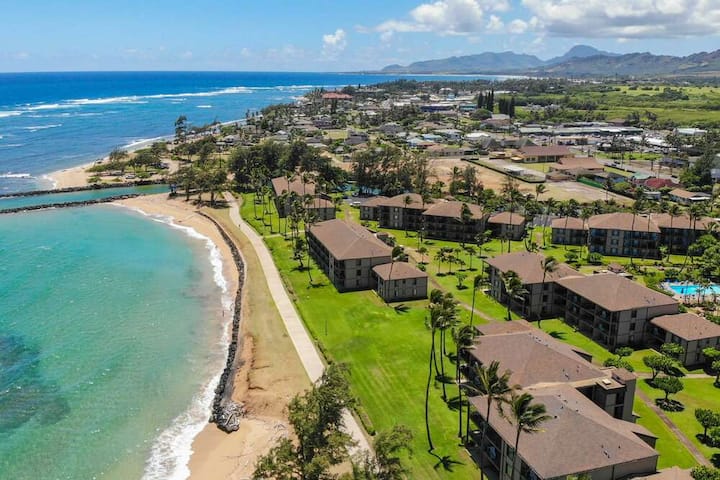 Kauai 2 Bed Oceanfront Condo - Kapaa, HI