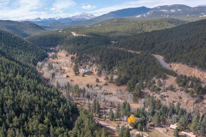 Solitude Cabins - Allenspark, CO