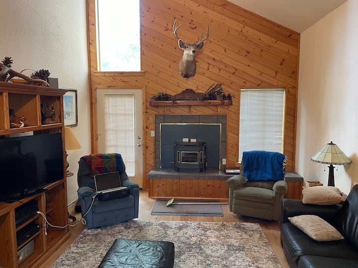 Silvertip Cottage - Shaver Lake, CA