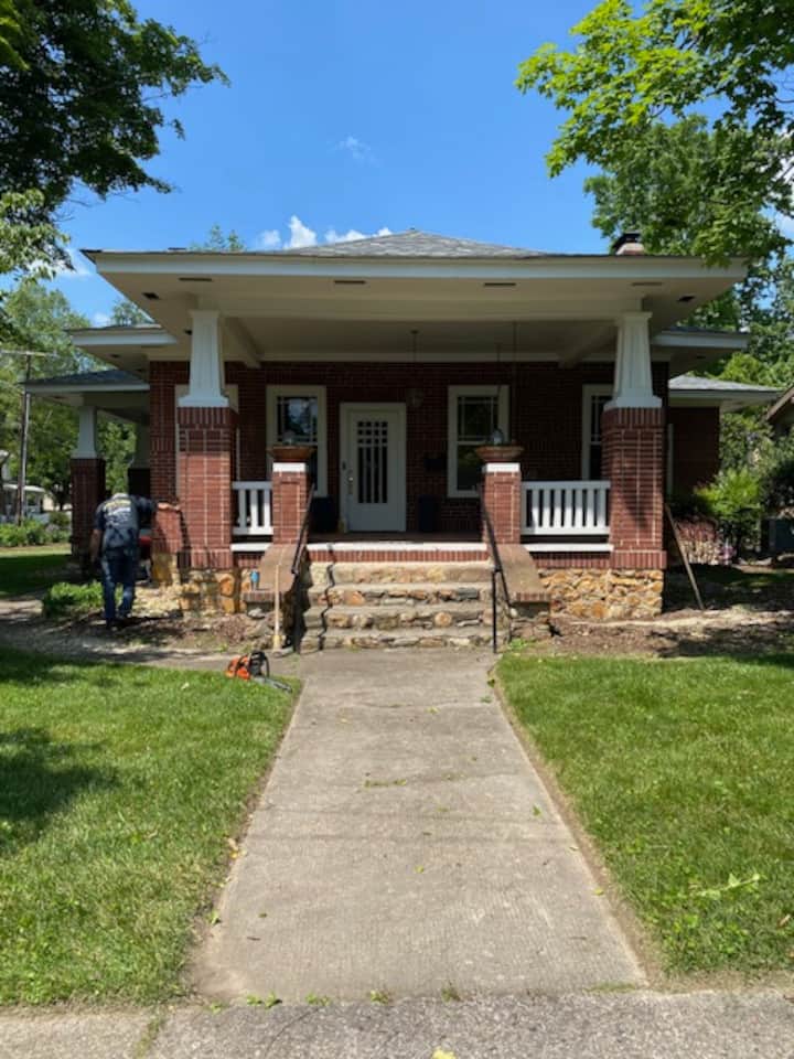House On Main - Brevard, NC