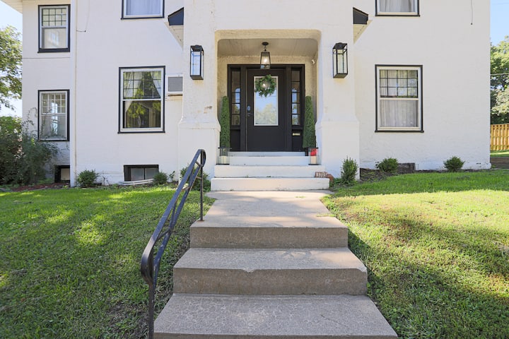 Midtown Mansion Near Chi, Blackstone And More! - Omaha, NE