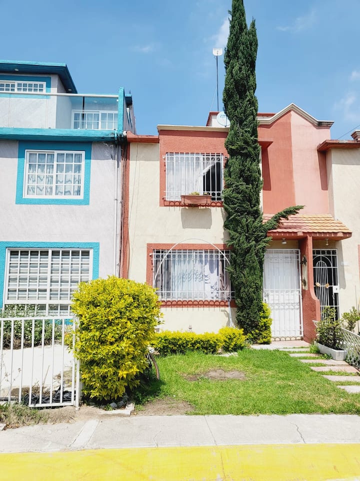 Preciosa Casa En Las Américas A 20 Min. Del Aifa - Ojo de Agua