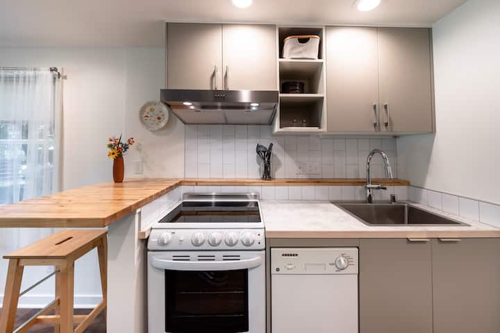 Serene Seattle Apartment With Private Garden - Seattle, WA