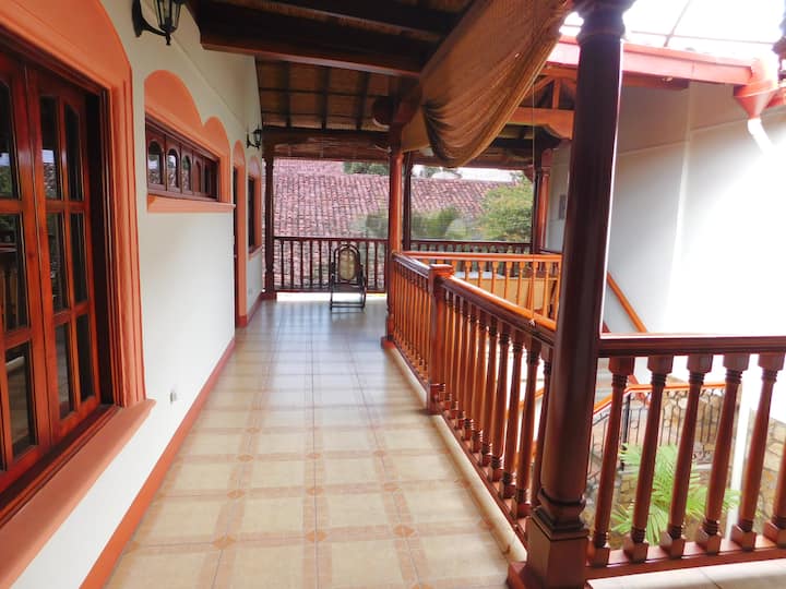 Casa El Caimito. A Jewel In The Heart Of The City! - Nicaragua