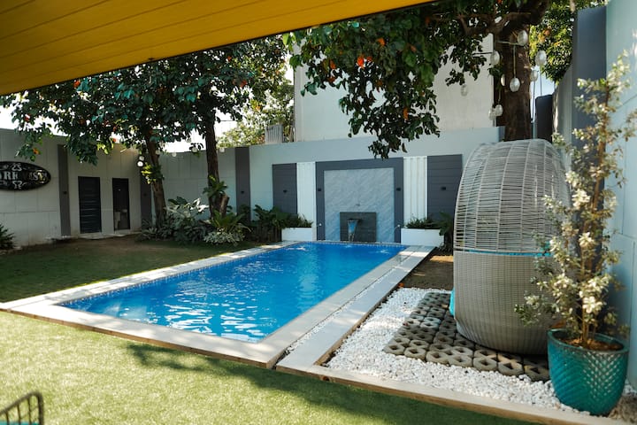 Clark Vista Vacation Villa - 앙헬레스