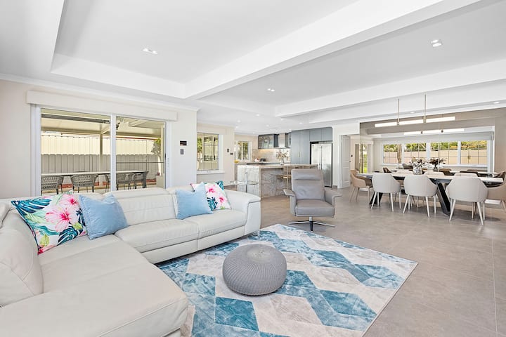 Exquisite Oasis Family Retreat - Perth