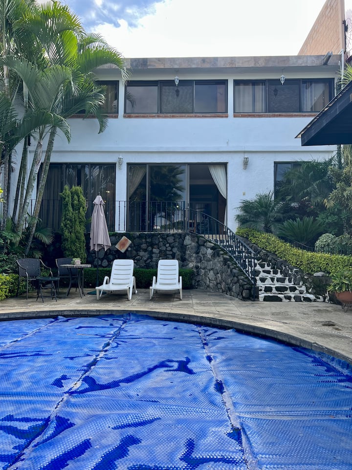 Estilo Cuernavaca En Zona Residencial Y Muy Segura - Cuernavaca