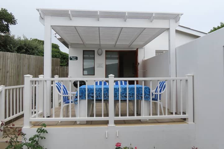 Paulyn Place
2 Bedroom Cottage - Kenton-on-Sea