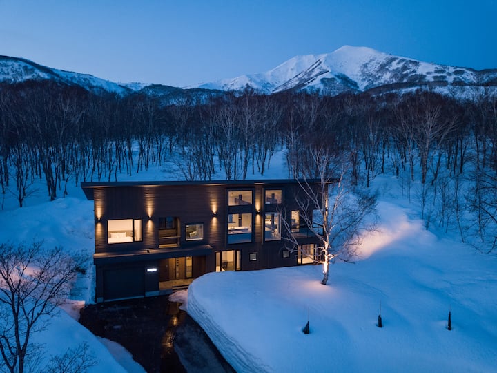 Song Saa | Spacious 6br Chalet W/ Mountain View - Niseko