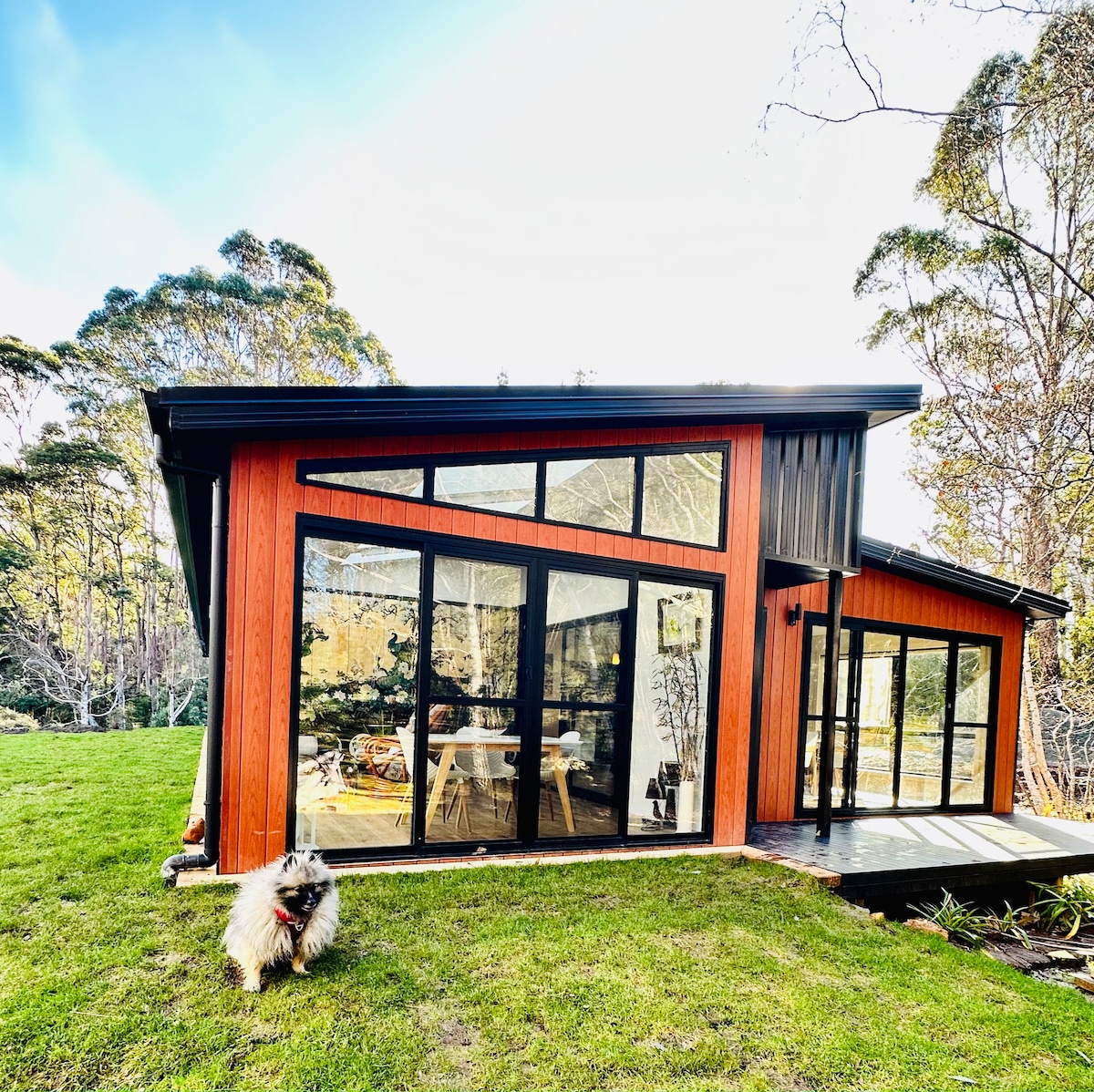 Quamby Bluff Lake House, Australia - Villas for Rent in Golden Valley ...