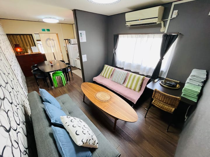一軒家貸切| 難波まで2駅4分!大阪ミナミの観光に便利|wi-fi|10名様宿泊可 - 大阪市
