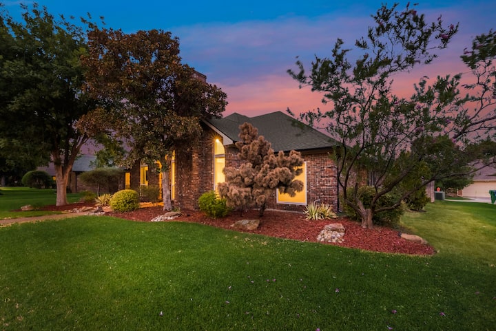 4 Bed 3 Bathroom Ev Charger, Hot Tub - Carrollton, TX