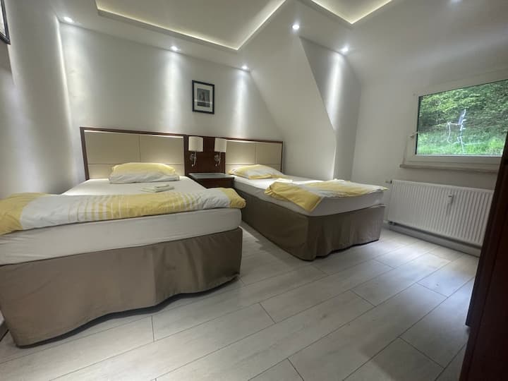 Monteurwohnung Altena - 6 Personen - Altena
