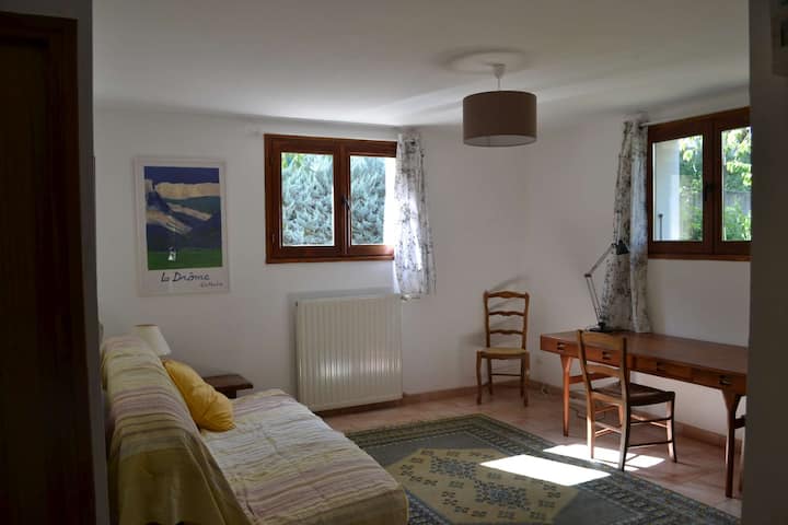 "Sous La Tour", Appartement Avec Jardin - Die