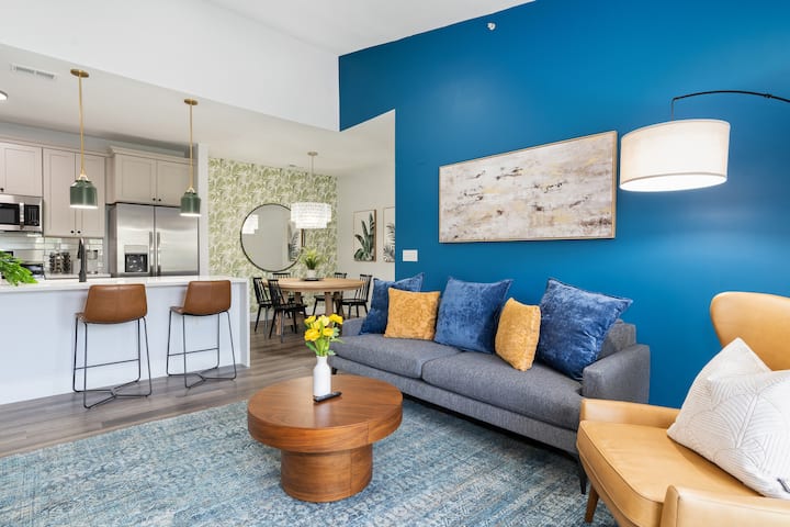 Palm Oasis Luxury Apartment - Greenville