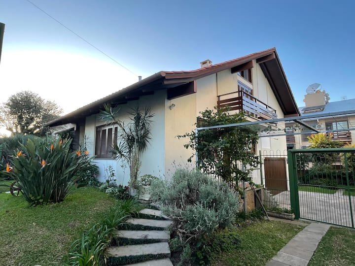 Casa Aconchegante, Cercada, óTima Localização. - Bento Gonçalves