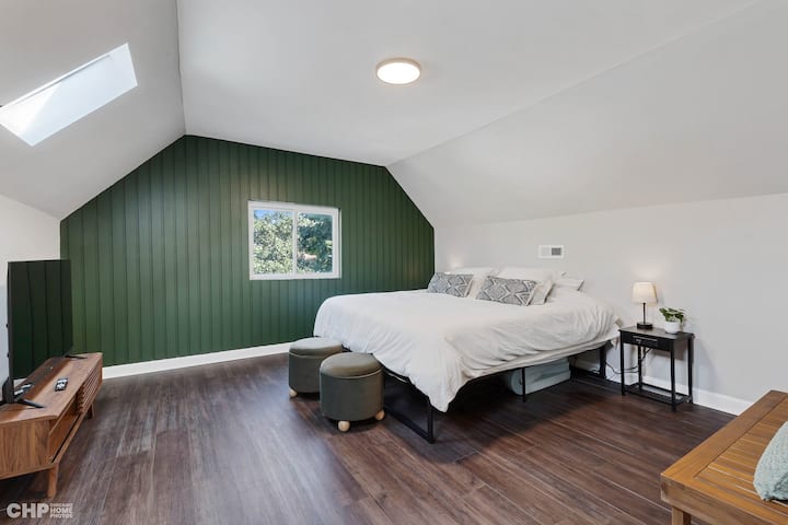 Airy Avondale Getaway With King Bed - Chicago, IL