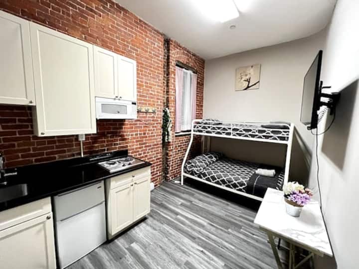 Exclusive Apartment 428 | Shared Bathroom - New York City
