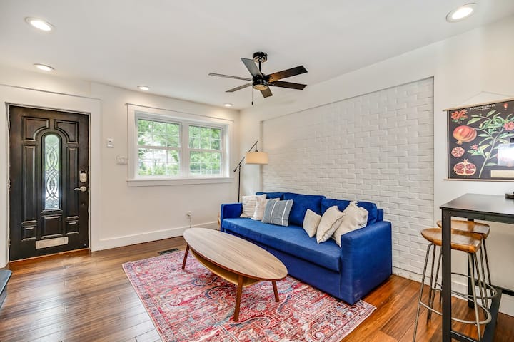 Amazing Center City 3br/1bth W/roof Deck Sleeps 6! - Philadelphia, PA