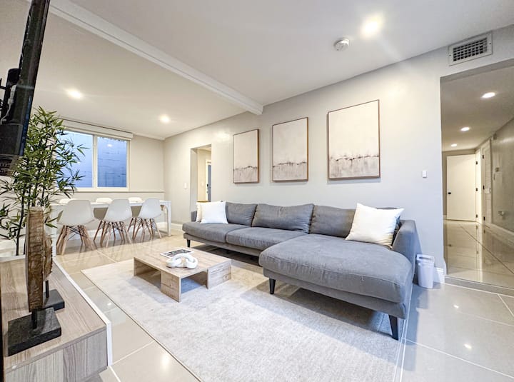 Updated 3br Apt With Parking And Mini Golf - Miami, FL