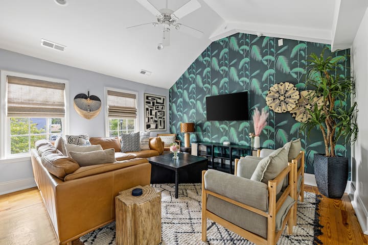 Stylish Getaway In Downtown Charleston - Charleston, SC