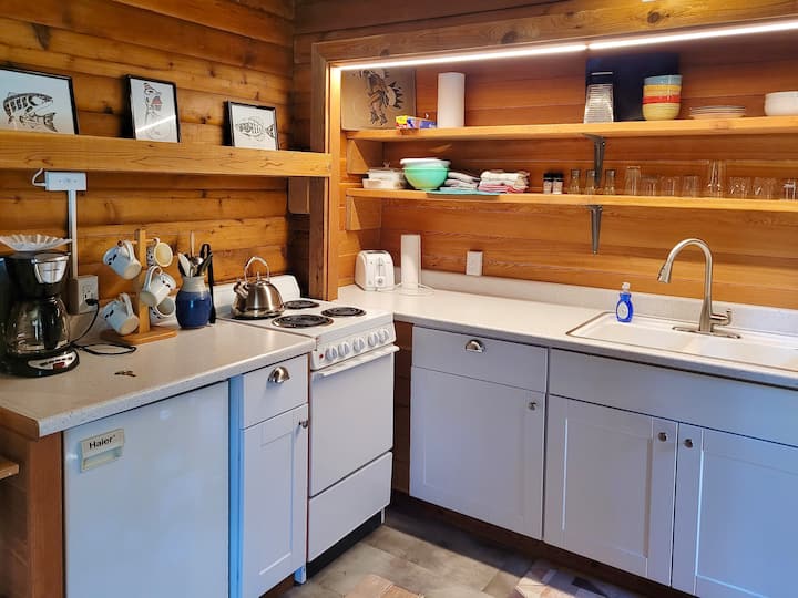Dog Friendly-lost River Resort Studio Cabin 4 - Cutthroat Lake, WA