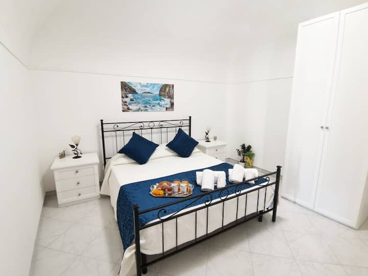 B&b La Rondine Con Giardino E Colazione Inclusa - Massa Lubrense