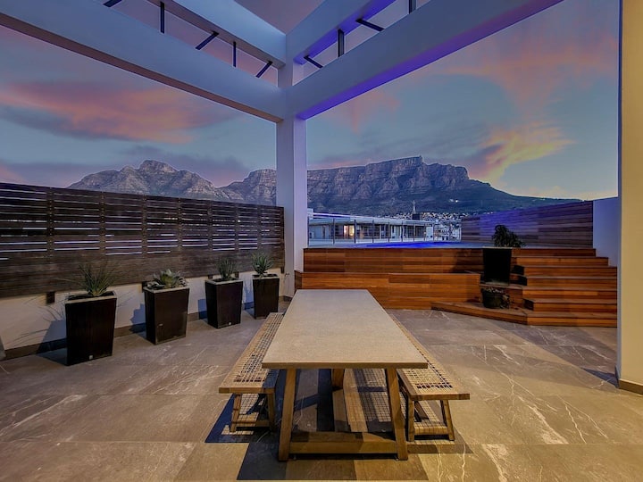 Luxury Penthouse | Private Pool + Workspace - Cape Town