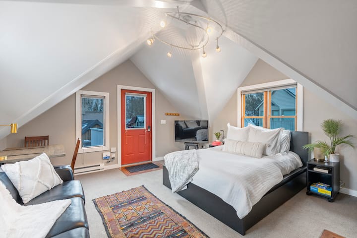 Petite Penthouse: Central T-ride - Telluride, CO