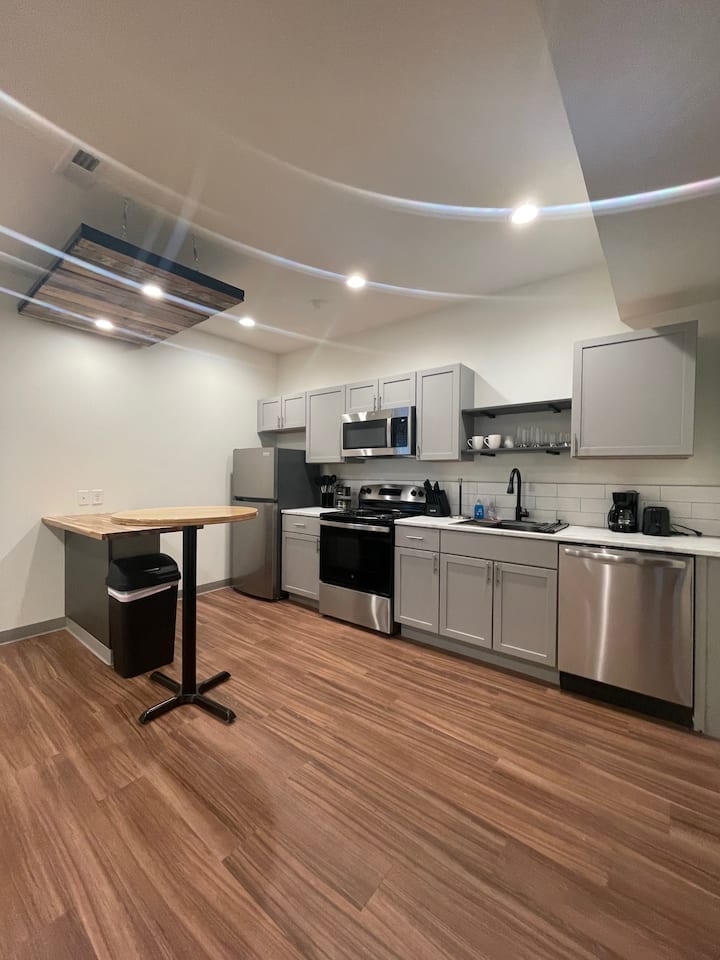 2 Bdrm Mins. From Strong Hosp. - Rochester, NY