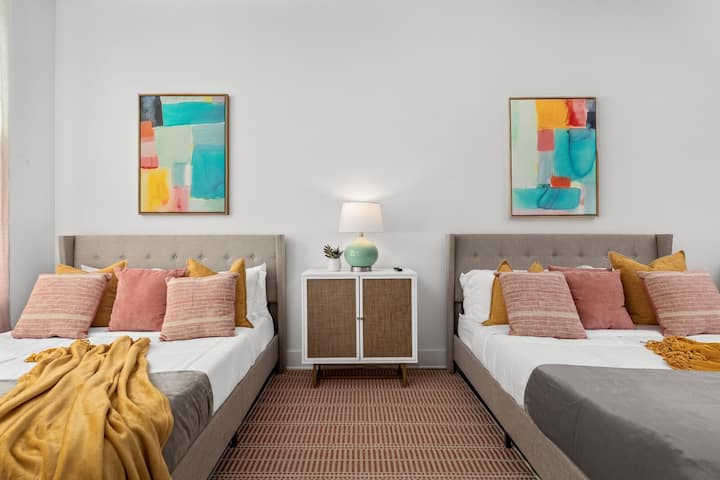 Resort-style Living - Blocks From Broadway! - Nashville