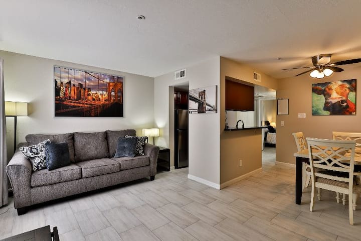 Cozy Condo By State Farm Stadium 2 Floor Unit - Surprise, AZ