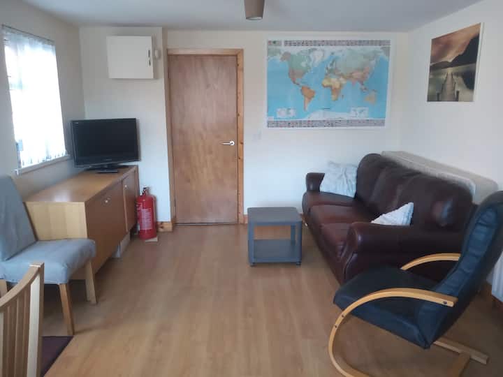 Neat Room In Queens Quarter - Belfast