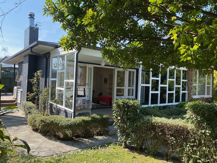 Hpg Villa (Formerly Pipi Hotel) - Havelock North