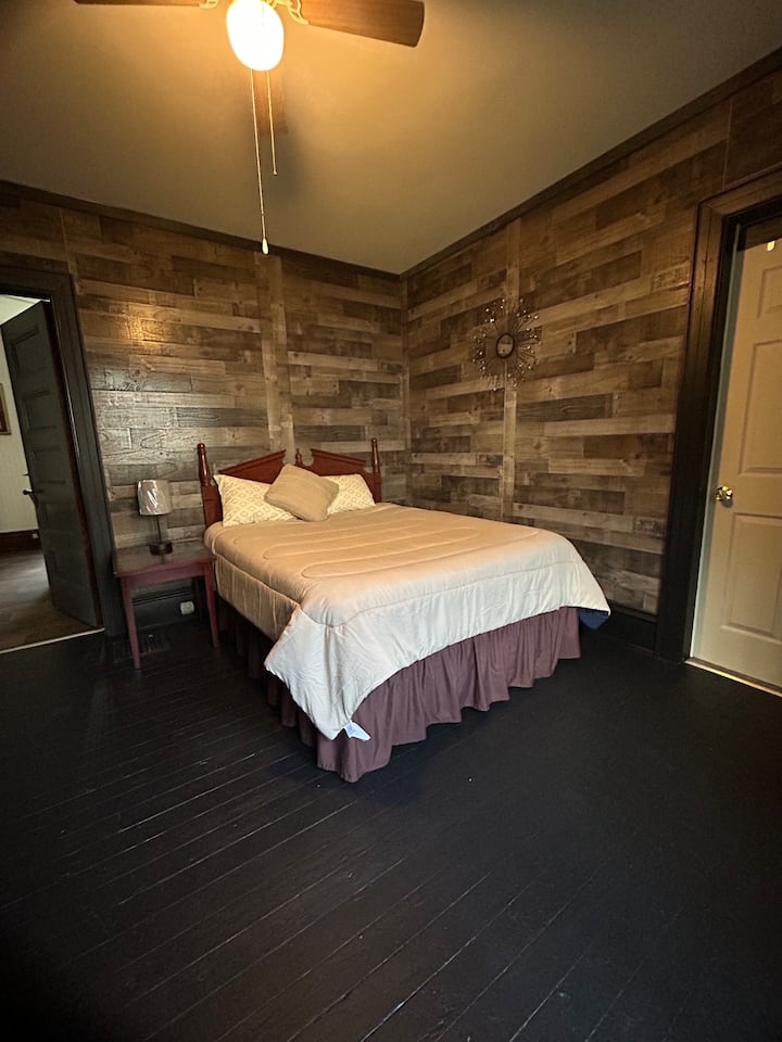 Charming Family Getaway - Jamestown, NY