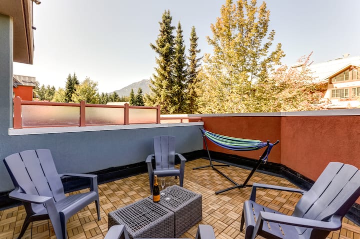 Alpenglow Lodge Studio With Huge Deck - Whistler