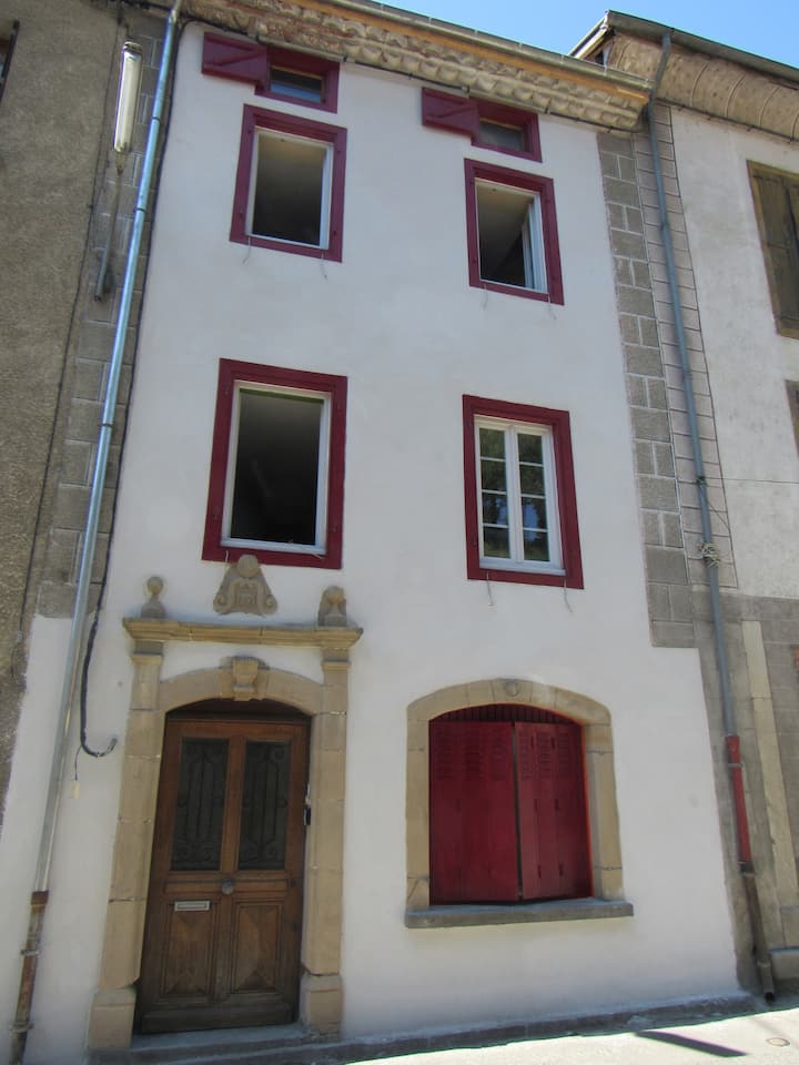 Maison Villageoise En Moyenne Monta - Seix