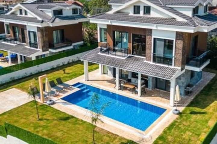 Mükemmel Konumda Lüks 4+1 ÖLüdeniz Villaları - Fethiye