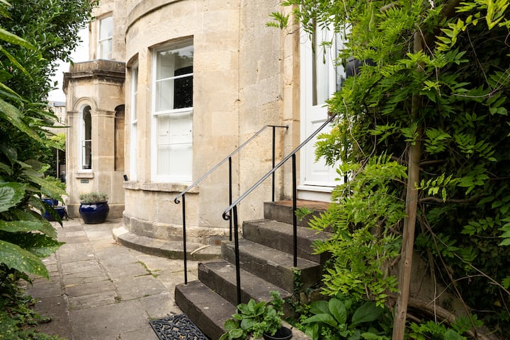 The Stable Block At Beaufort House - Bath