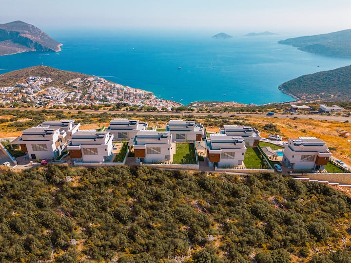 Kalkan'da Deniz Manzaralı 4+1 Lüks Villalar - Kalkan