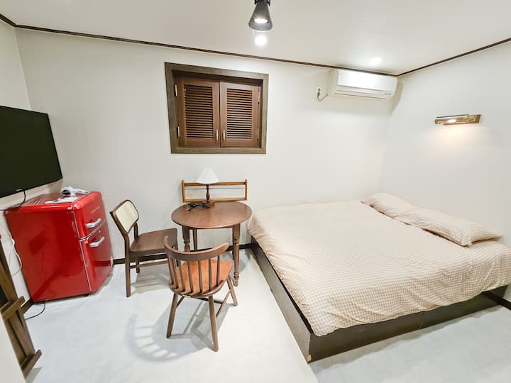 동대문역사공원역  신당역 근처 화장실 포함 깔끔한 객실 - Seúl