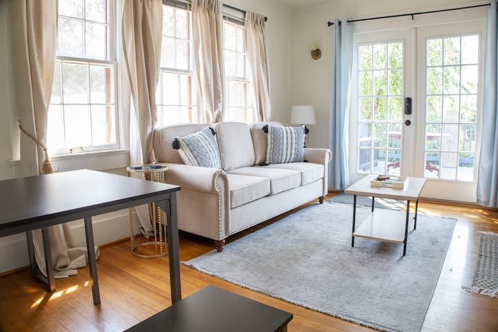 East Hill Cozy Cottage - Pensacola, FL