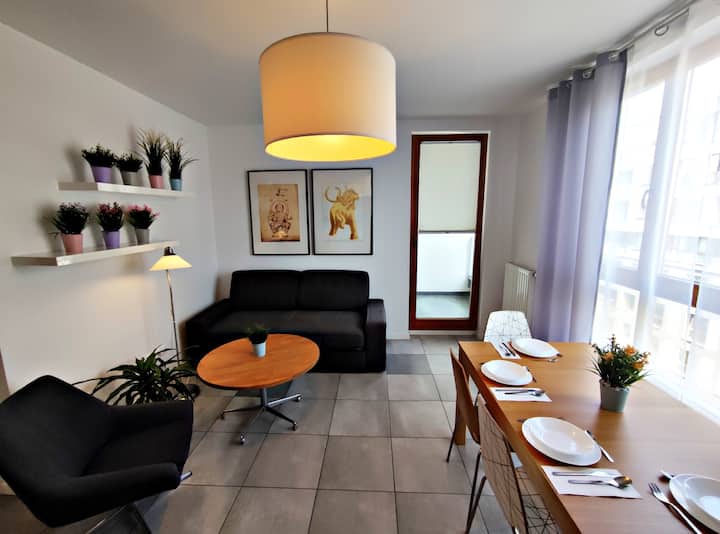Comfortable & Cosy Two-room Apartment With Balcony - Krakova