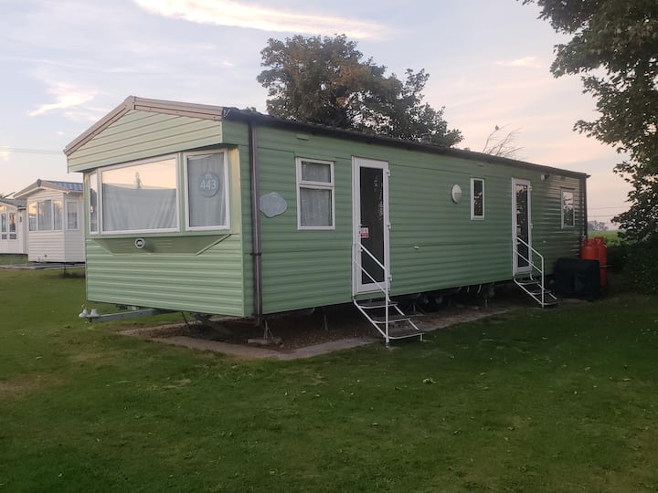 10 Berth Caravan At Valley Farm, Essex Ref 46443v - Clacton-on-Sea