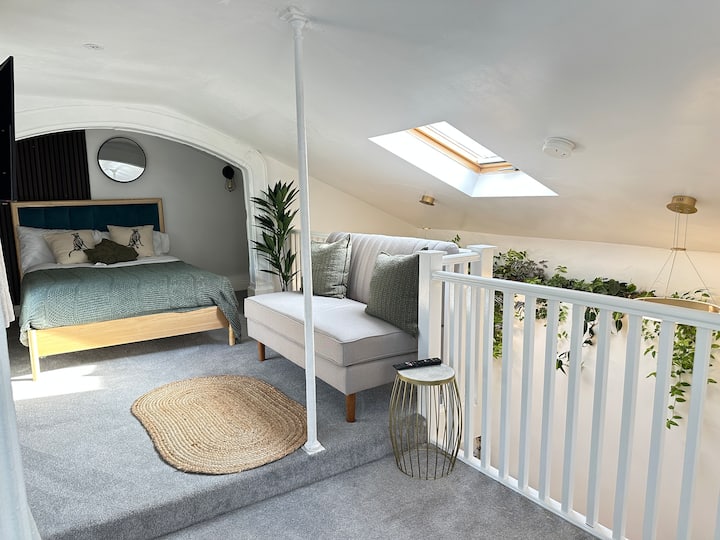 Cosy And Stylish Studio Apartment - Bradford-on-Avon