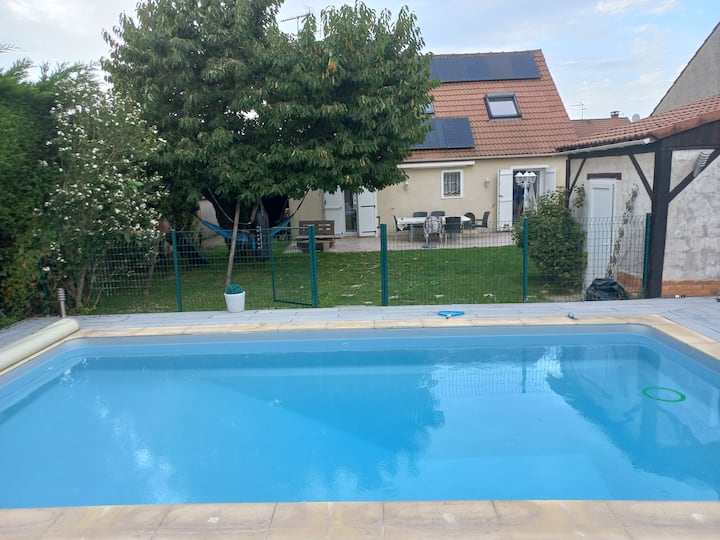 Maison Piscine Chauffée Jo 2024 - Brie-Comte-Robert