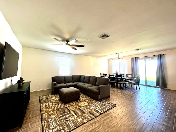 Spacious 4br Home. Near Golf, Shops, Hiking - Marana, AZ
